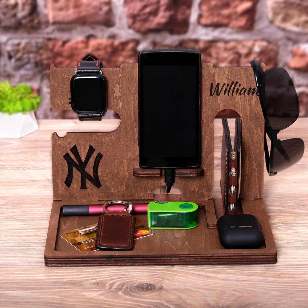 New York Yankees Gift for Men, Father Day Gift, Wooden Docking Station ...