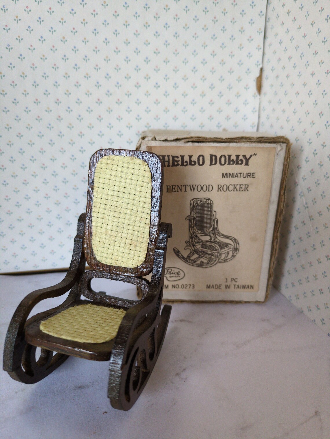 NIB Hello Dolly Bentwood Rocker Rocking Chair 1:12 Scale/kitchen/dining ...
