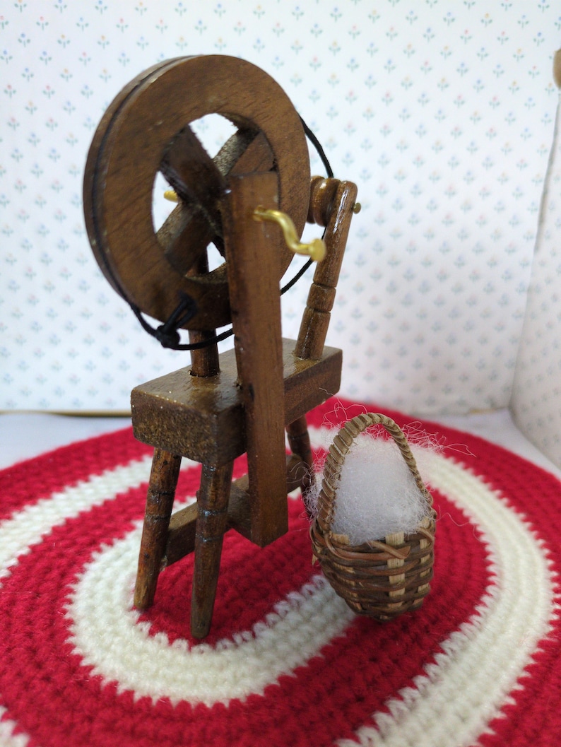 1:12 Scale NIB Hello Dolly Wood Spinning Wheel # 0786/craft Room ...