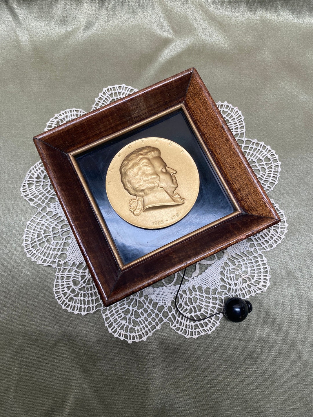 Antique WOLFGANG MOZART Music Box With Pull String Wall Decor Menuet Mo ...