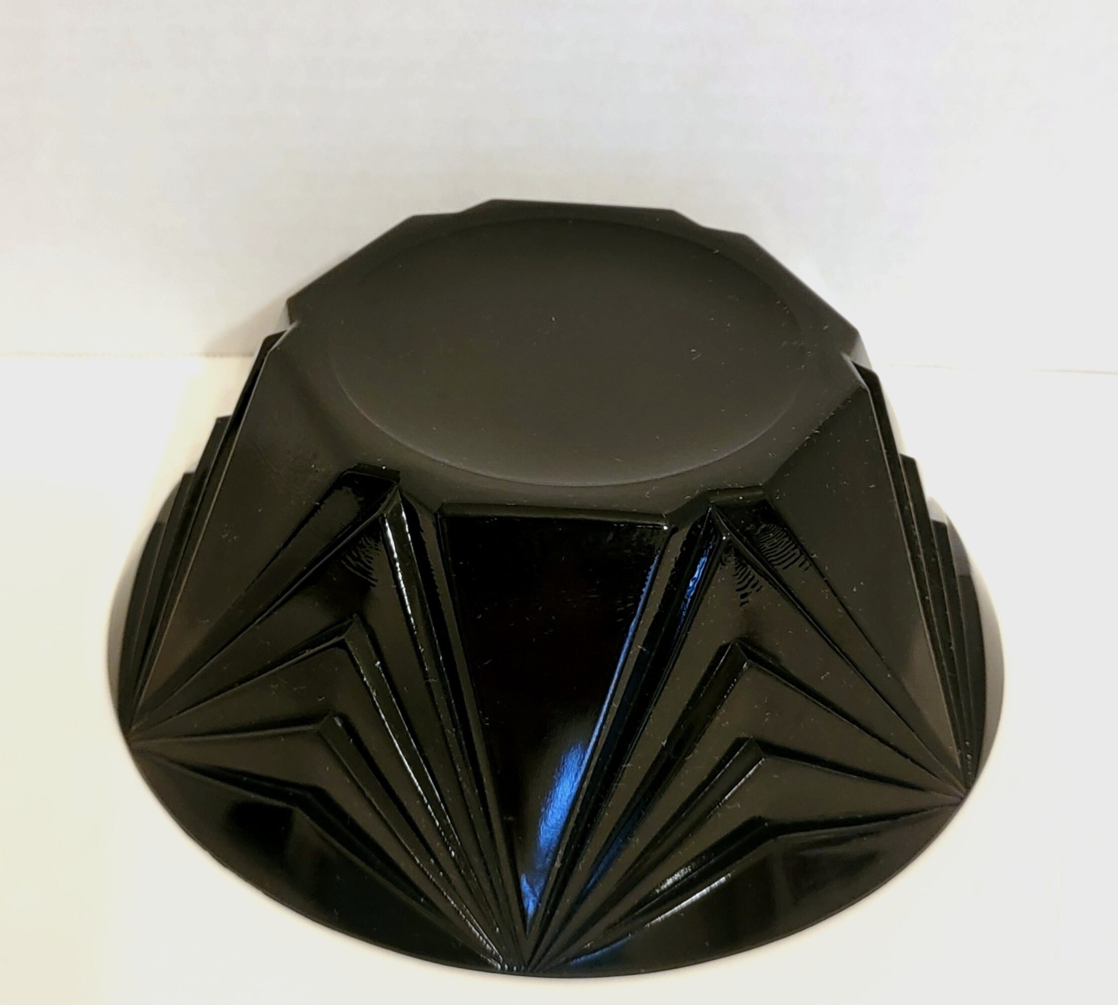 8-3/8" Indiana Glass "pyramid" Black Glass Bowl - Etsy