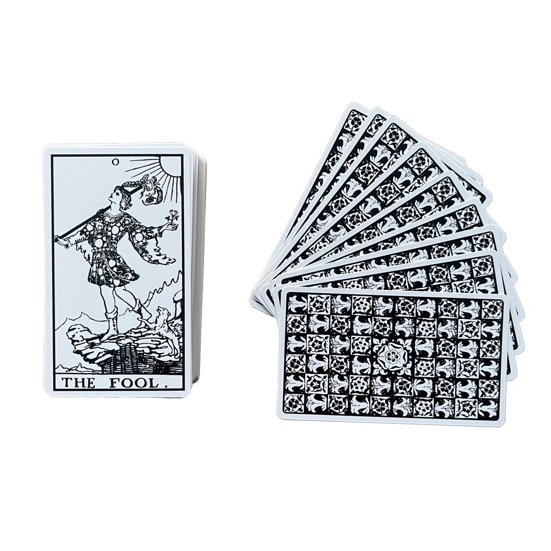 Pixie's Line Art Tarot Deck: Full Size With 100 Page Guide, Black and ...
