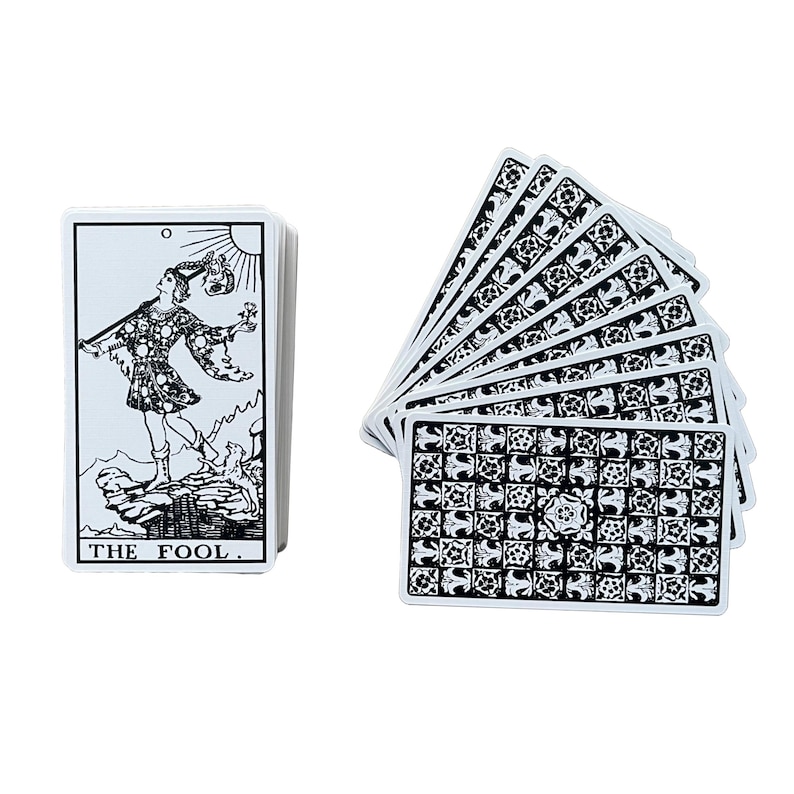 Pixie's Line Art Tarot Deck: Full Size With 100 Page Guide, Black and ...
