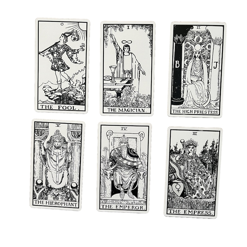 Pixie's Line Art Tarot Deck: Full Size With 100 Page Guide, Black and ...