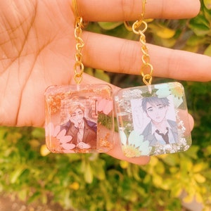 Custom Anime Resin Photo Keychain Custom KPOP Resin Photo Keychain ...