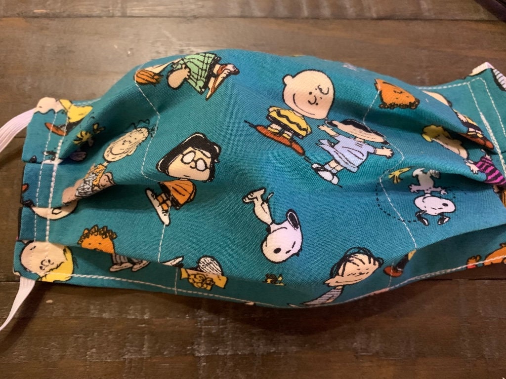 Peanuts Character Charlie Brown Snoopy Red Baron Pleated Reusable Face ...