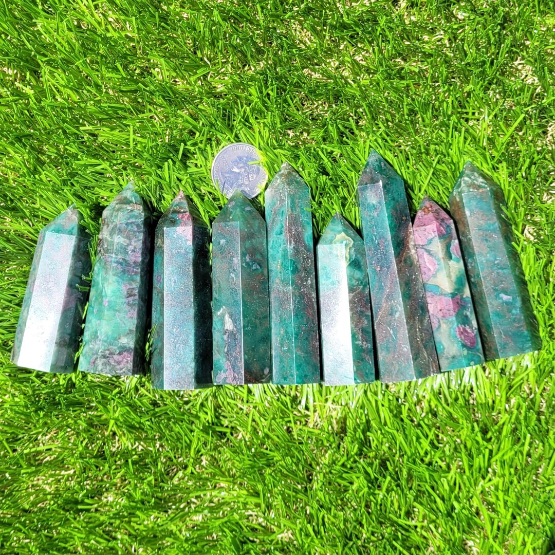 Lot of 9 Ruby in Gemmy Fuschite UV Reactive Towers, 649g, With FREE ...