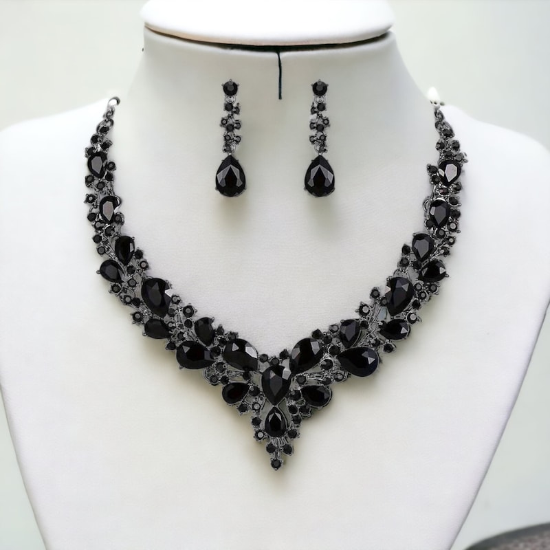 Black Jewelry Set - Etsy