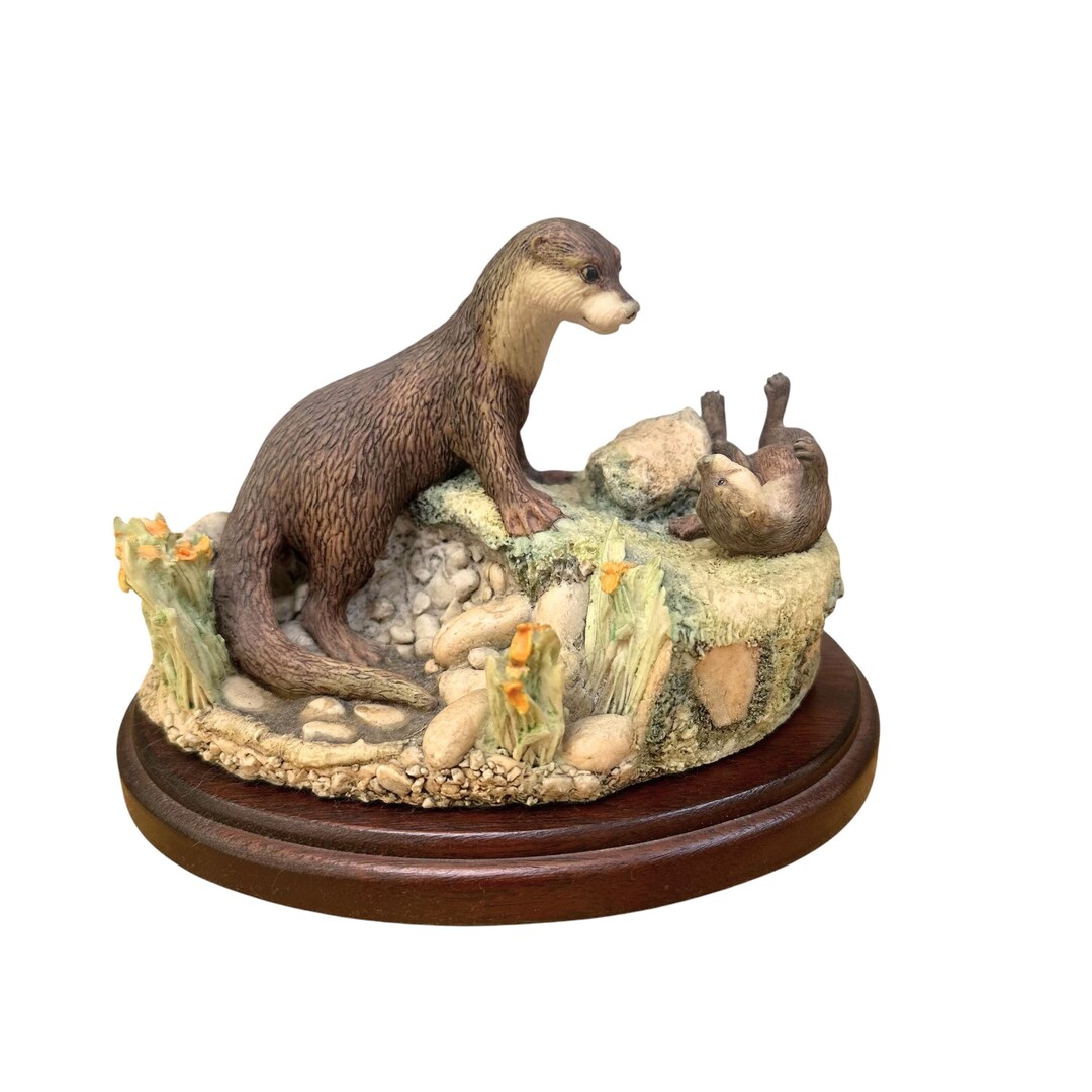 Vintage Border Fine Arts Otter Figurine: Chiltern Collection 'family ...
