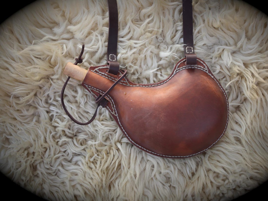 Medieval Leather Water Hose (1,2 Liter) - Handmade & Beeswax Sealed - Etsy