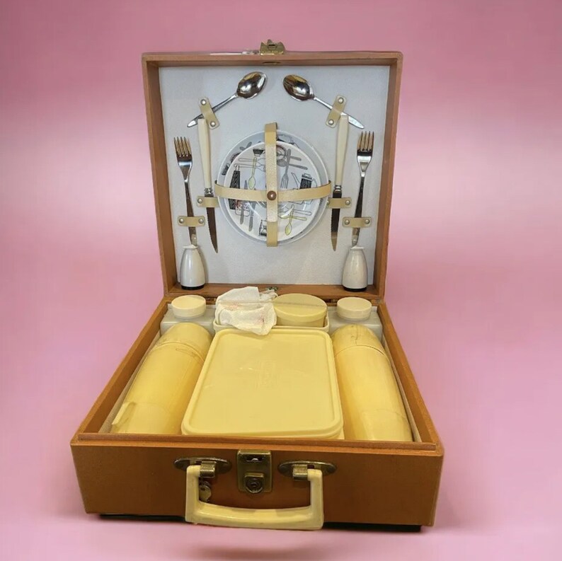 Vintage Picnic Set - Awesome - Etsy UK