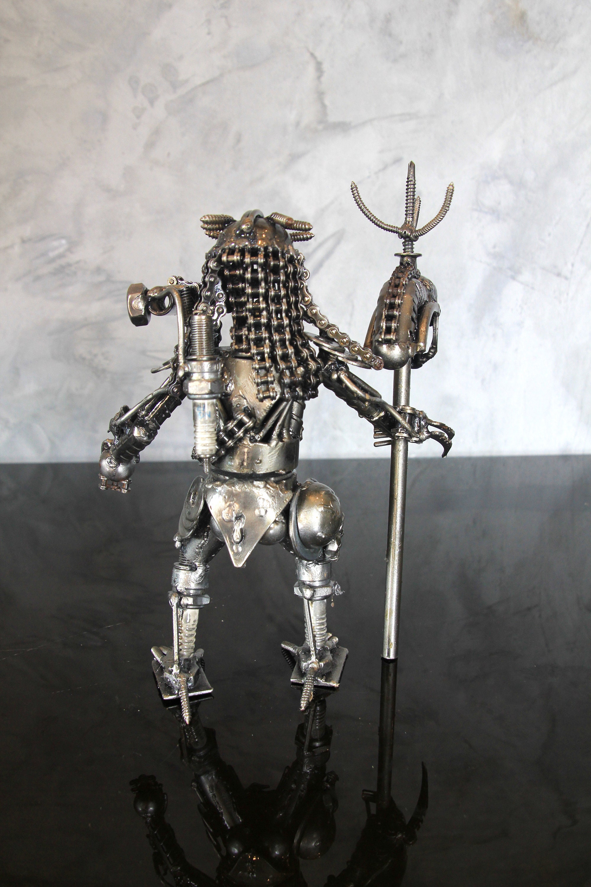 Predator Holding an Alien Head Mace Inspired Recycled Scrap Metal Art ...