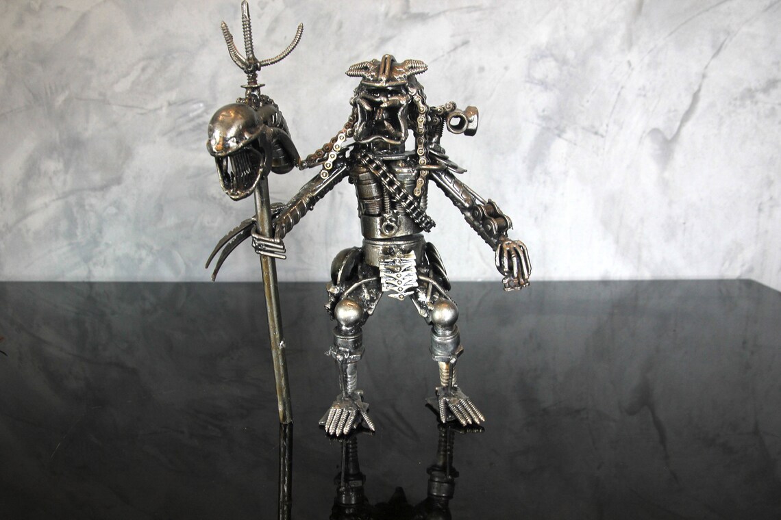 Predator Holding an Alien Head Mace Inspired Recycled Scrap Metal Art ...