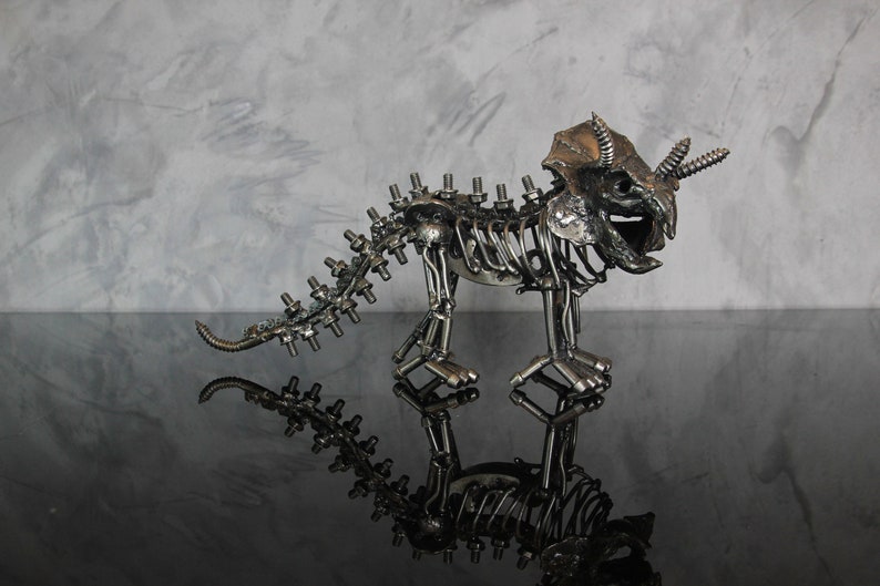 Triceratops Dinosaur Recycled Scrap Metal Art - Etsy Sweden