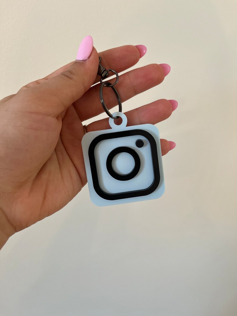 Custom QR Code Keychain for Social Media, Link to Your Instagram, Scan ...