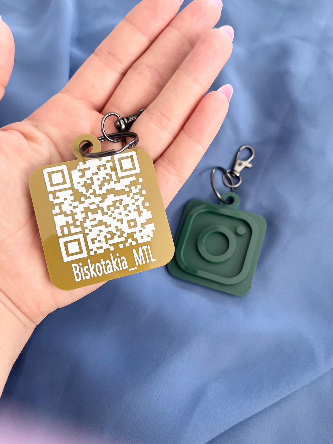 Custom QR Code Keychain for Social Media, Link to Your Instagram, Scan ...