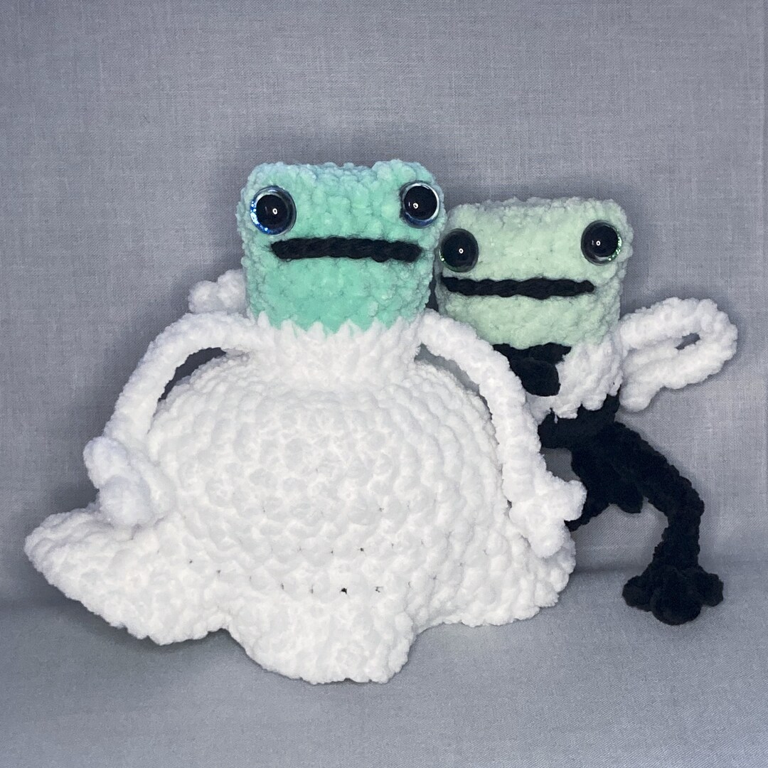 Crochet Frogs, Amigurumi Frogs, Custom Wedding Gift, Custom Prom Gift ...