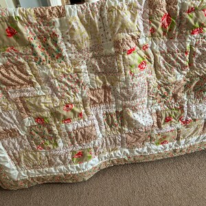 Large Double Patchwork Quilt With Roses Vintage Style, Hand Quilted. - Etsy