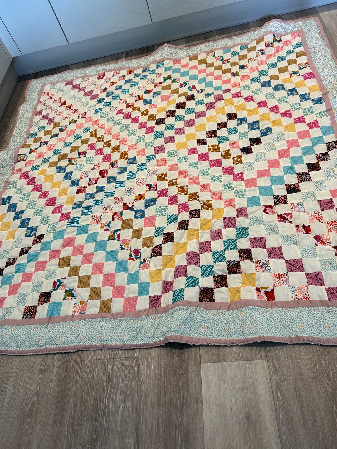 Large Double Patchwork Quilt . Traditional Round the World Pattern in ...