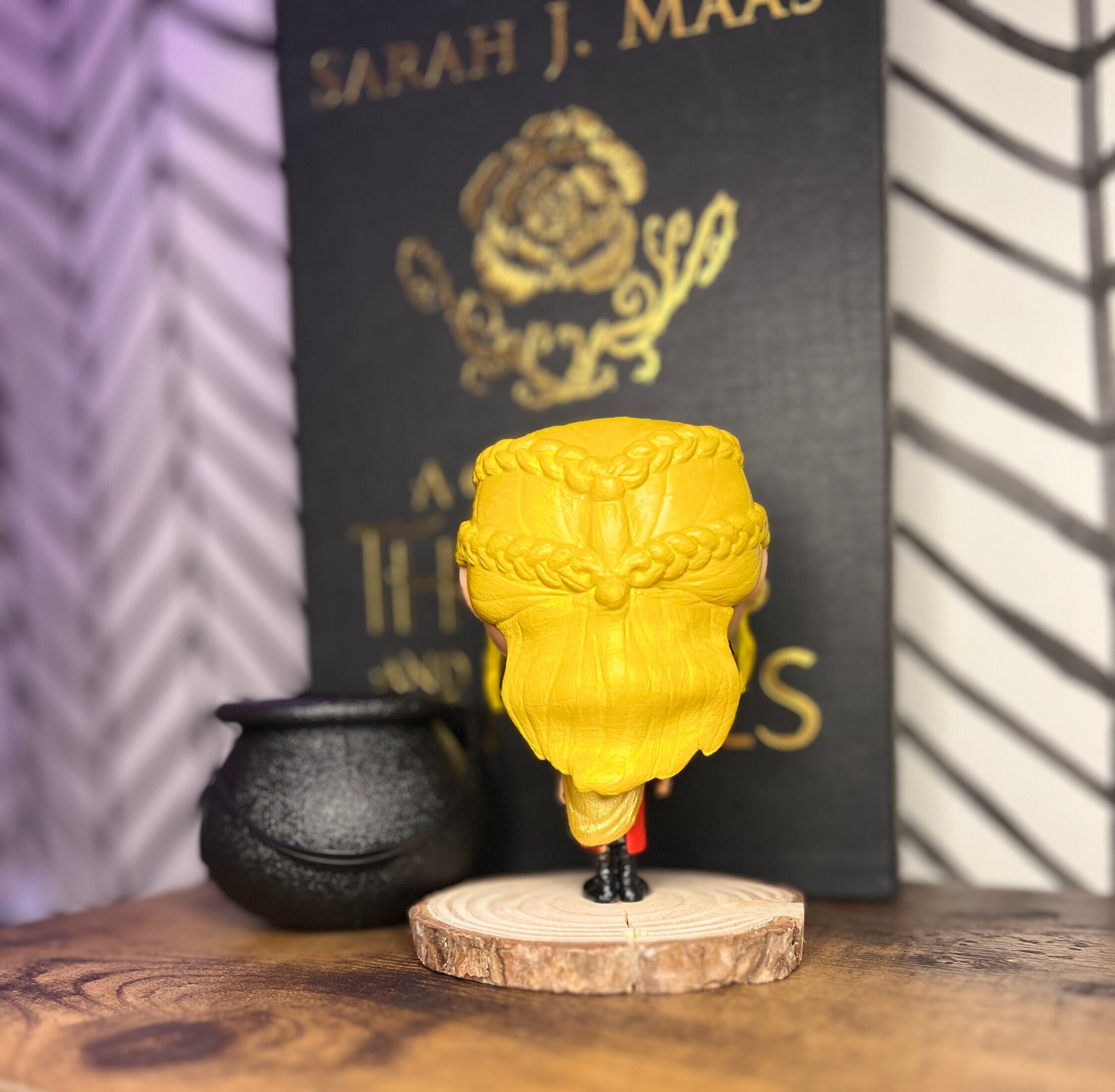 Morrigan Funko Pop ACOTAR - Etsy