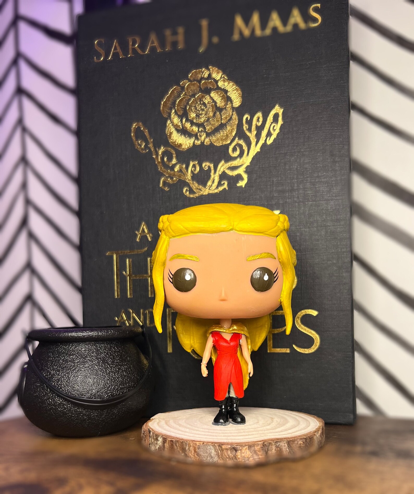 Morrigan Funko Pop ACOTAR - Etsy UK