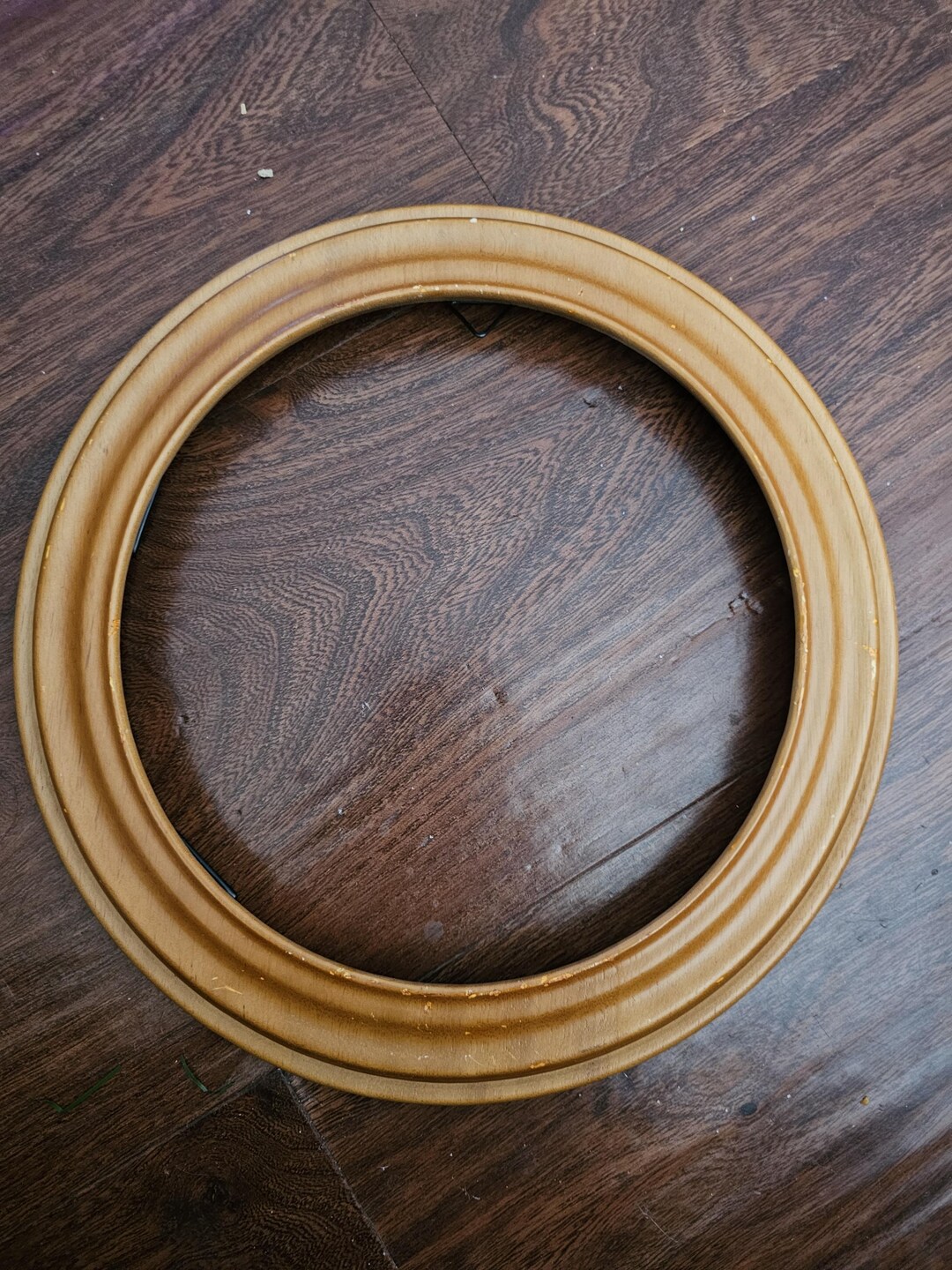 Vintage Vanhygan &smythe Round Wooden Plate Frame. Medium Oak Color. Some Wear. Holds 8.5" Plate ...