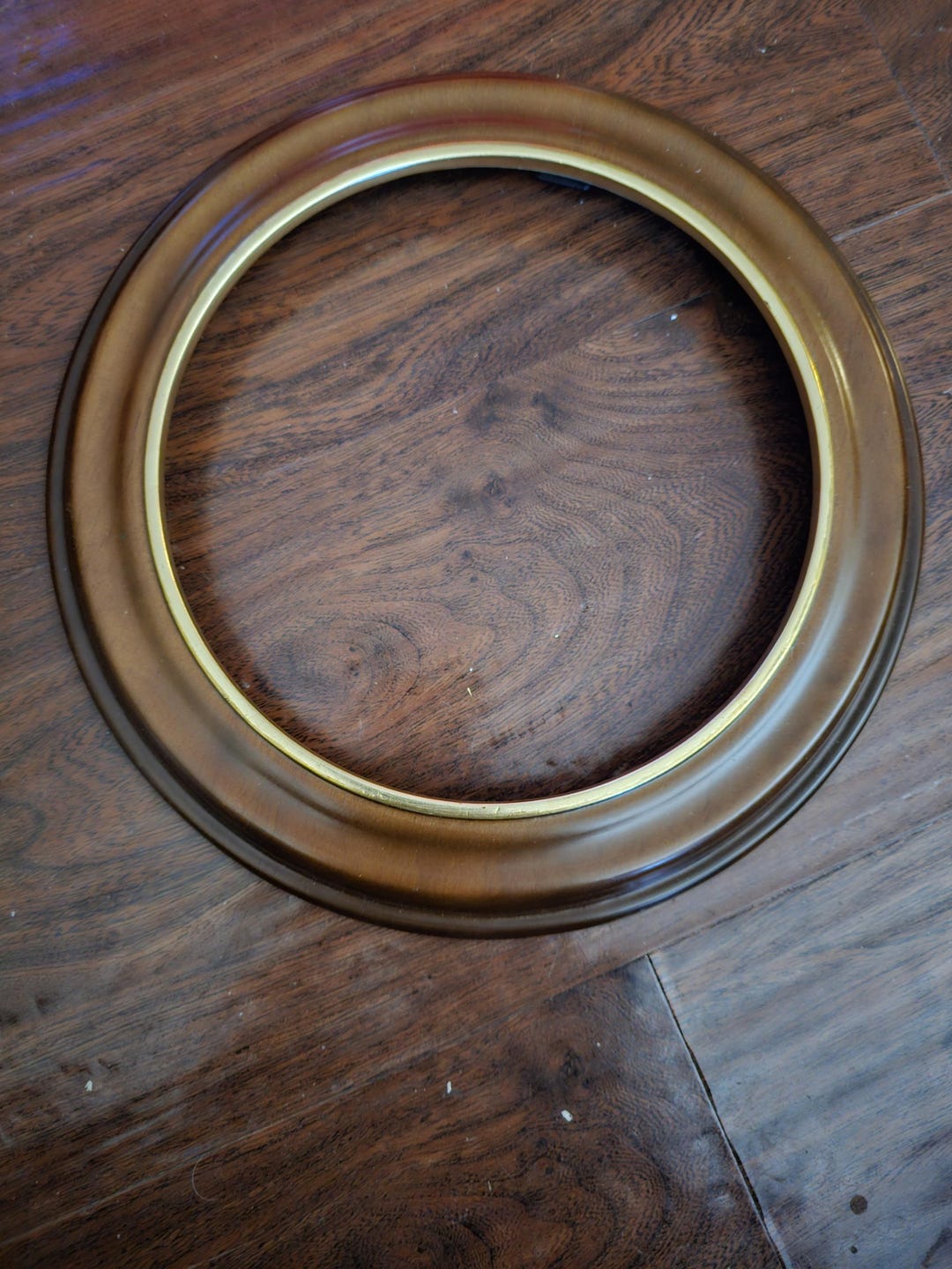 Wooden Round Picture Frame for Plates. Holds 8.5" Plate. VANHYGAN ...