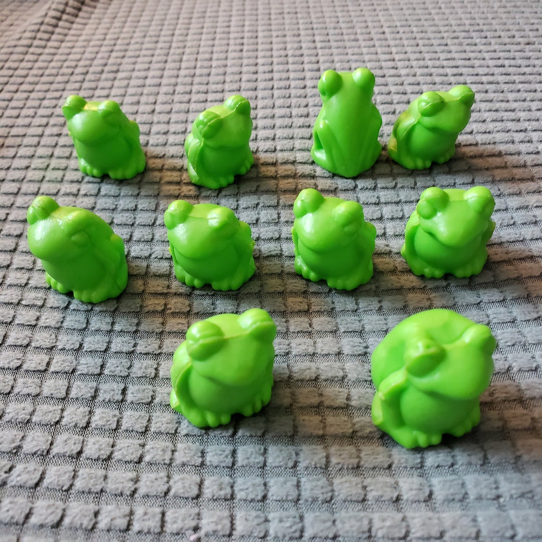 Group of 10 Vintage Green Frogs From 1980s Frogs Jumping Game - Etsy