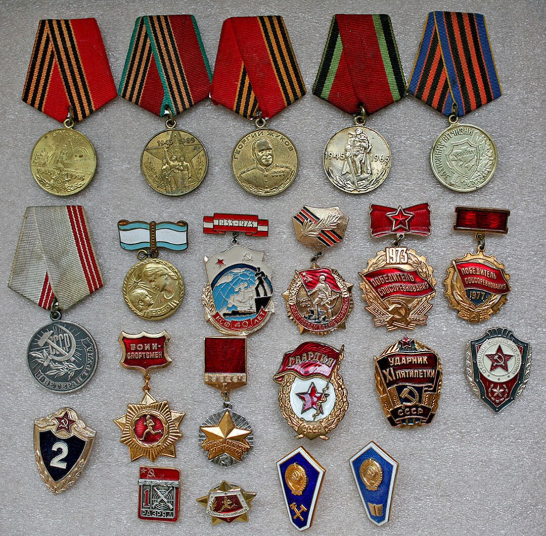 Soviet Vintage Badges, Pins - Set of 21 - USSR - Soviet Union Pieces - Etsy