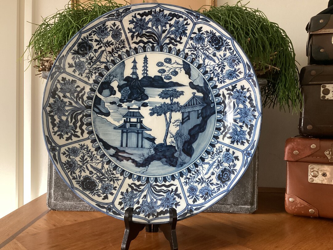 Large Makkum Wall Plate Cartouches With Flowers and a Central Decor of ...