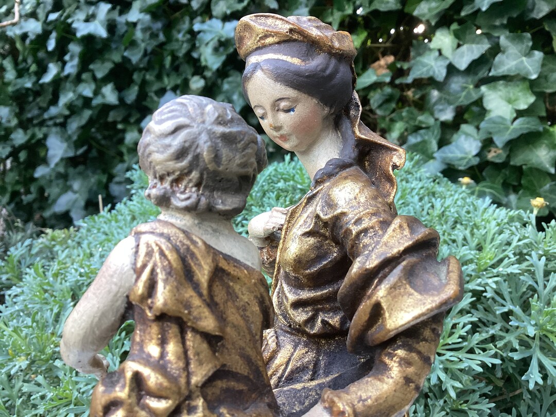 Statue of Mother Mary With Baby Jesus in Beautiful Gold Robe and ...