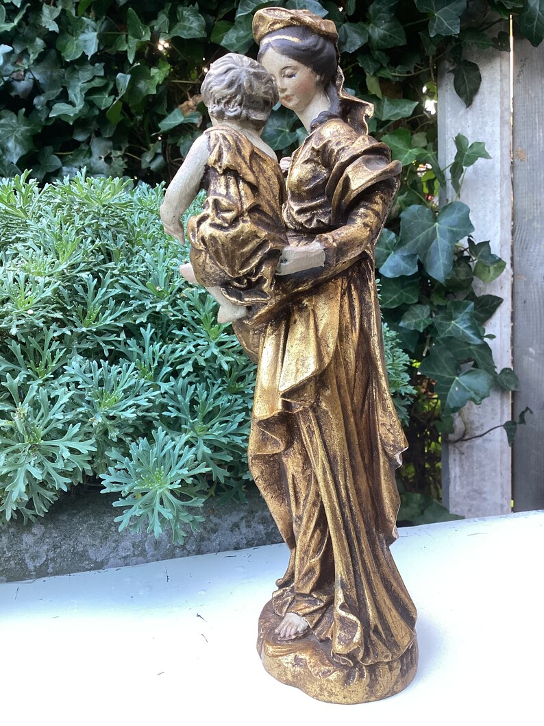 Statue of Mother Mary With Baby Jesus in Beautiful Gold Robe and ...
