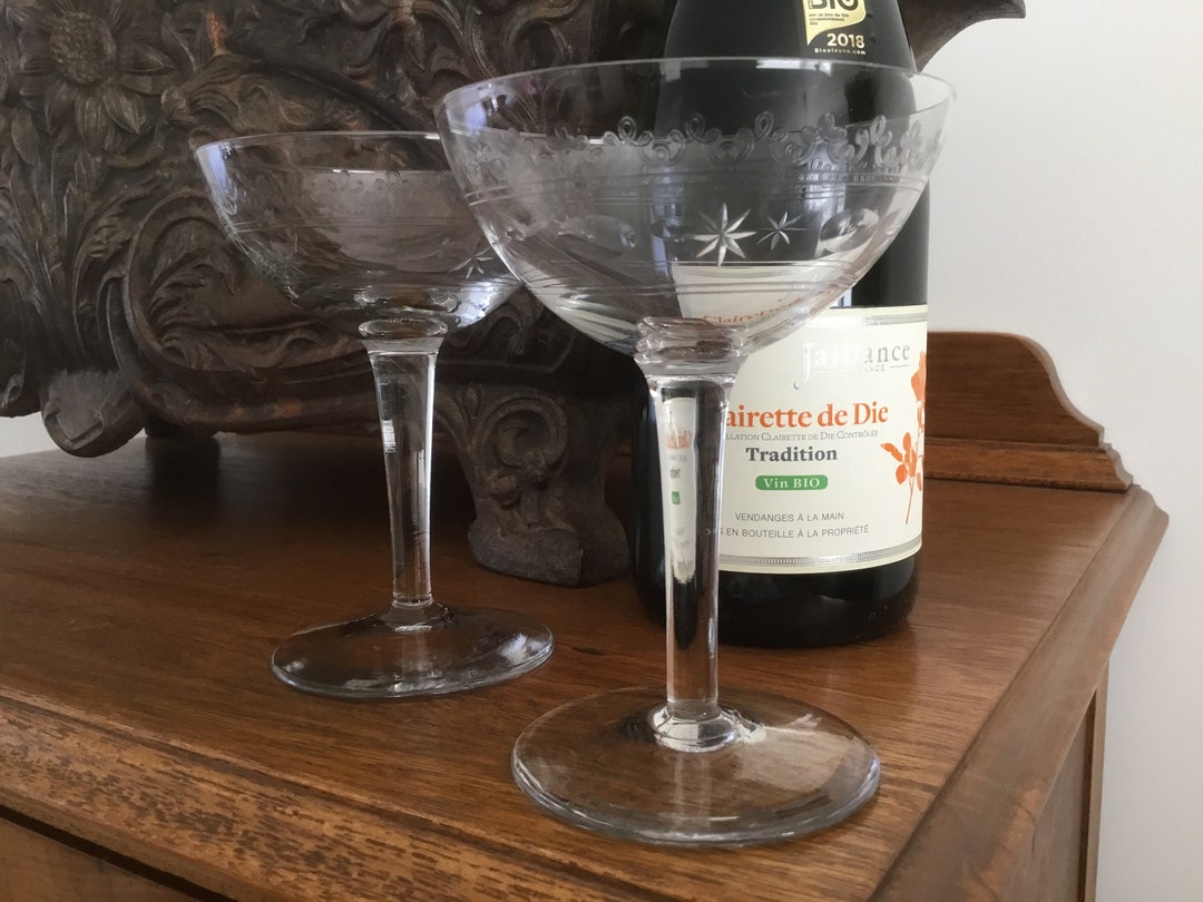 2 Champagne Coupes, Needle Etched Ornate Motifs With Cut Stars and ...