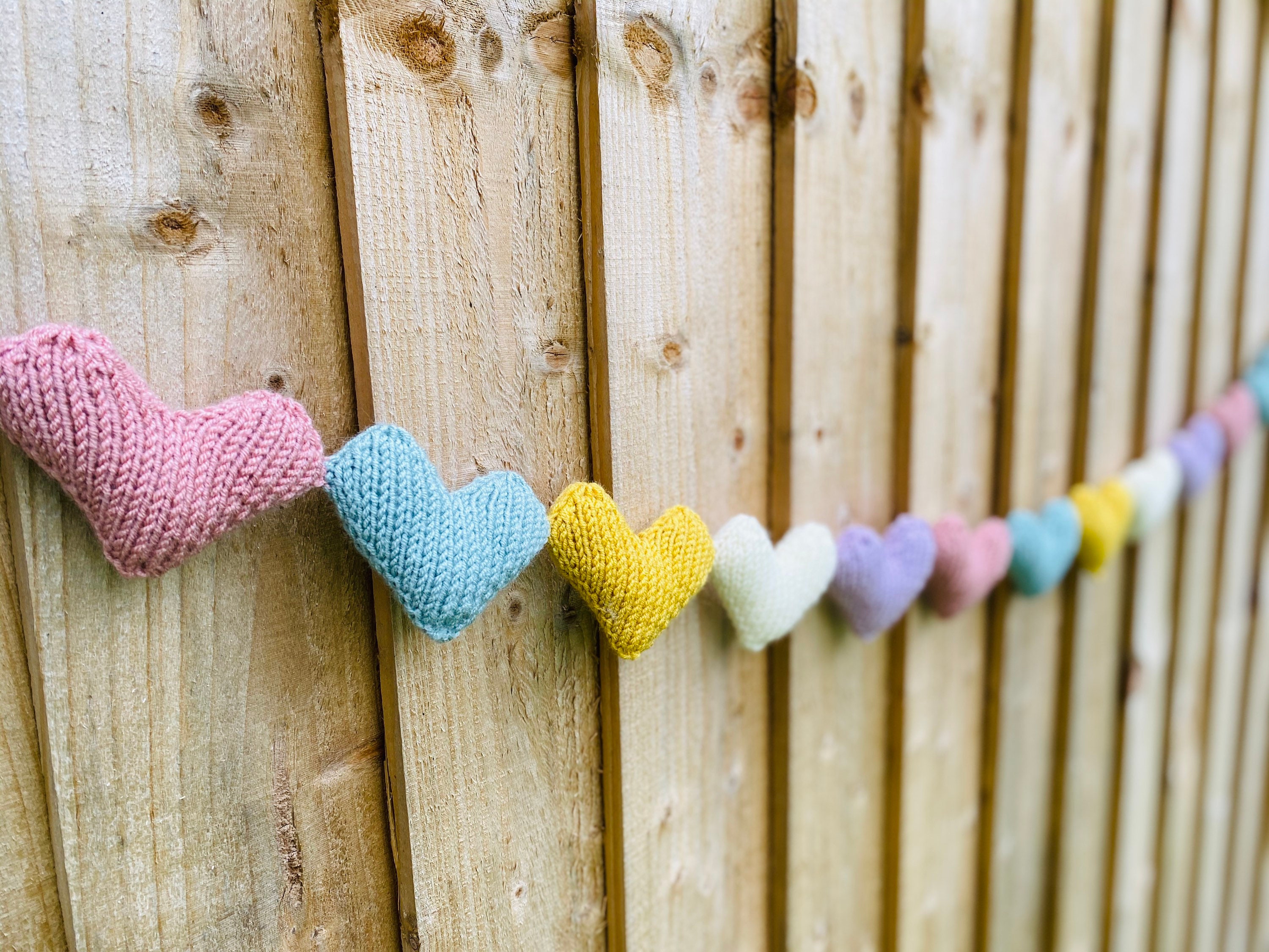 Hand knitted heart bunting Boho Heart Bunting, Pastel Bunting, Bedroom ...