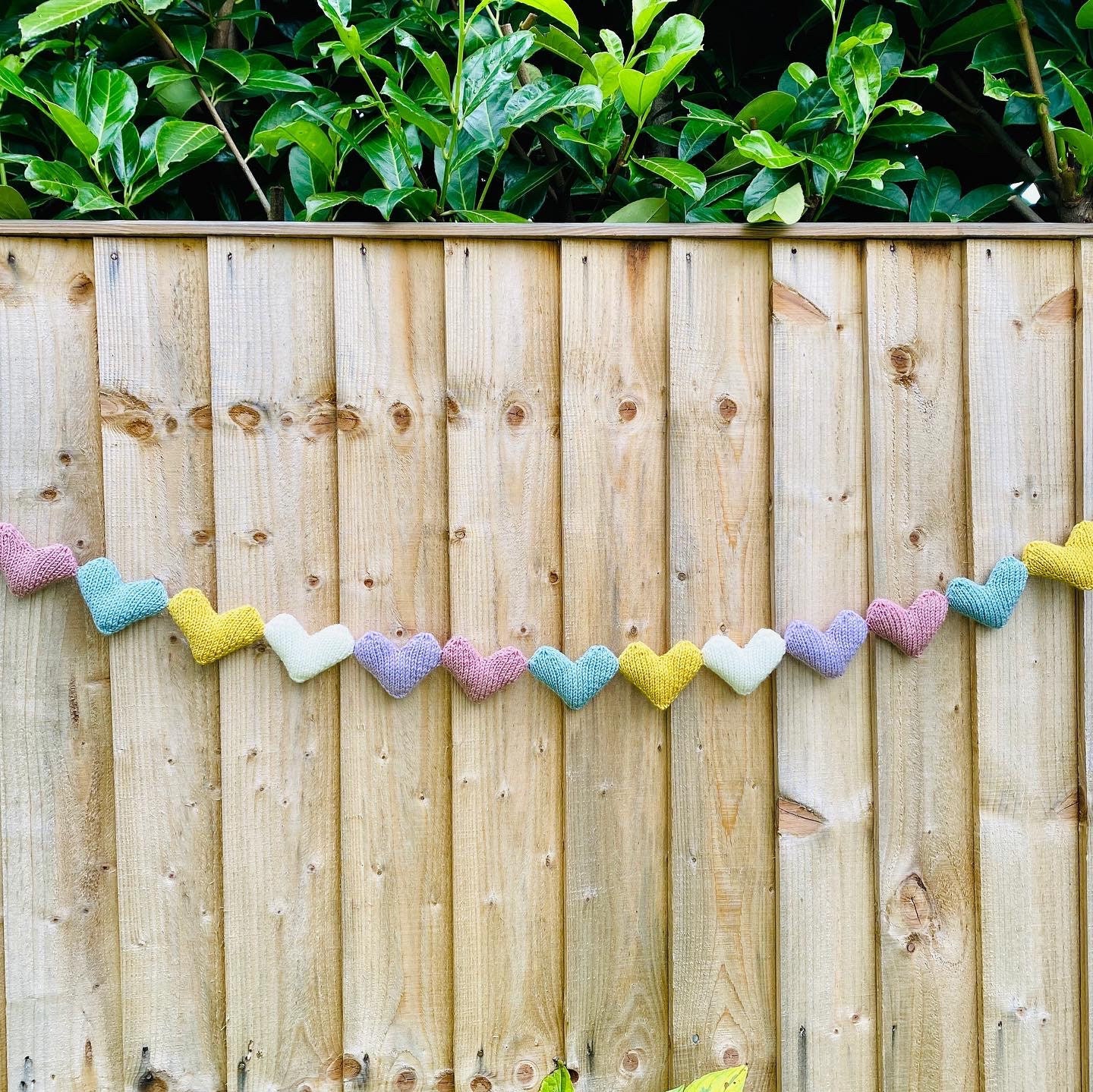 Hand knitted heart bunting Boho Heart Bunting Pastel Bunting - Etsy.de