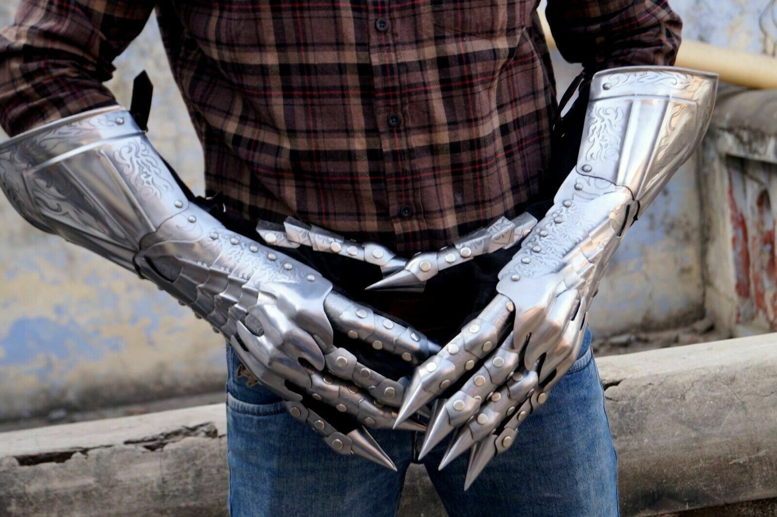 Medieval Warrior Metal Gothic Knight Style Gauntlets Functional Armor ...