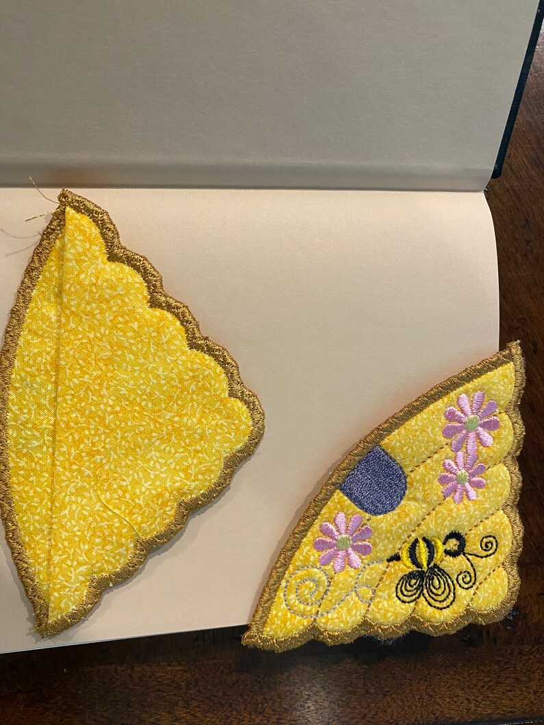 Flower and Bee Bookmarks Corner Bookmarks Quilted - Etsy