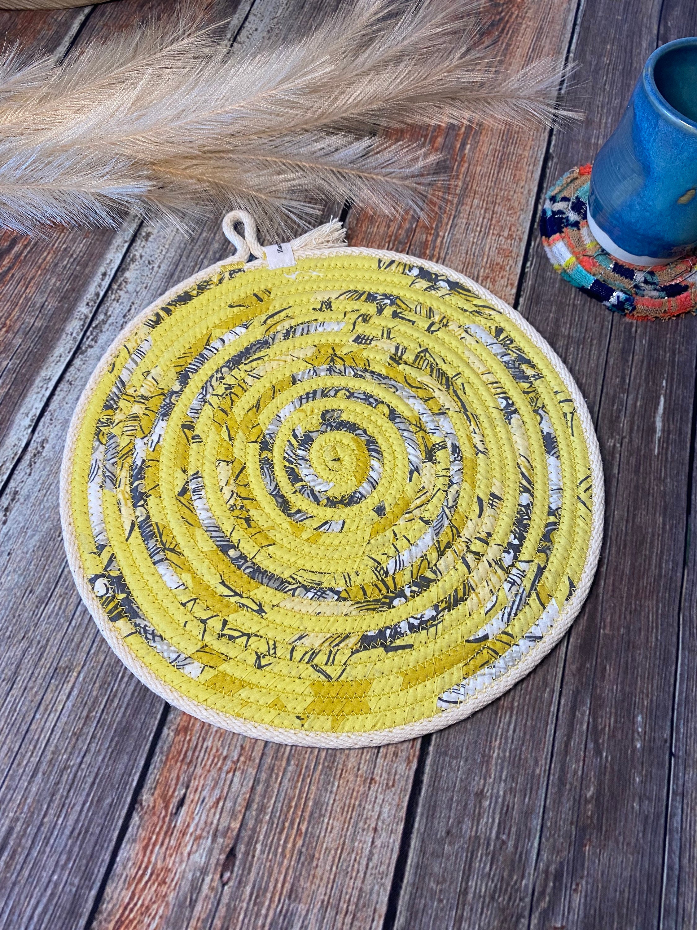 Trivet Large Coiled Fabric Wrapped Rope Trivets - Etsy.de