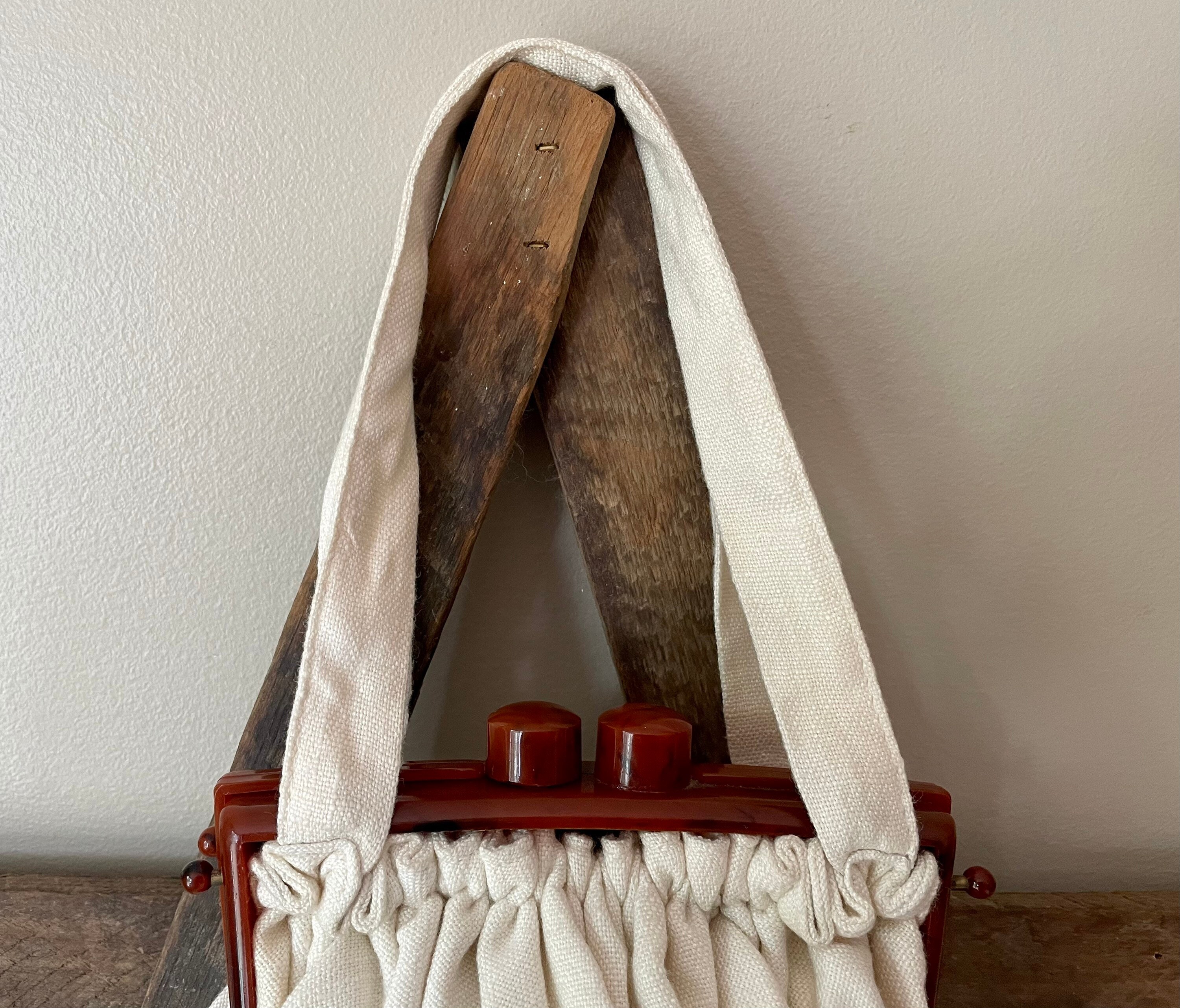 Vintage Linen Purse Bakelite & Linen curtain Rod Bag Bakelite Fashion ...