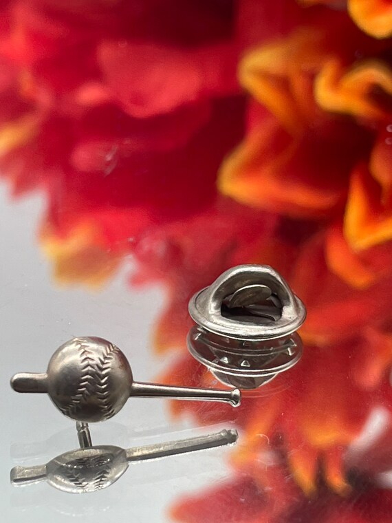 Vintage baseball and bat pin - Gem