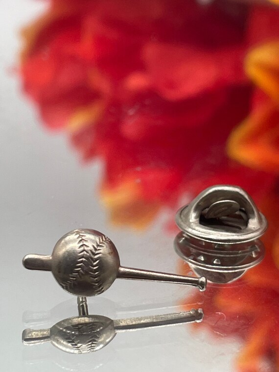 Vintage baseball and bat pin - Gem