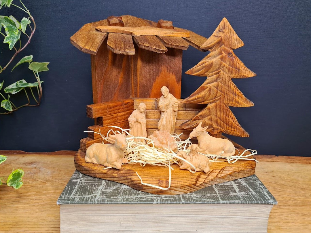 Dolfi Italy 7-piece Nativity Set Wooden Hand-carved Nativity Figures ...