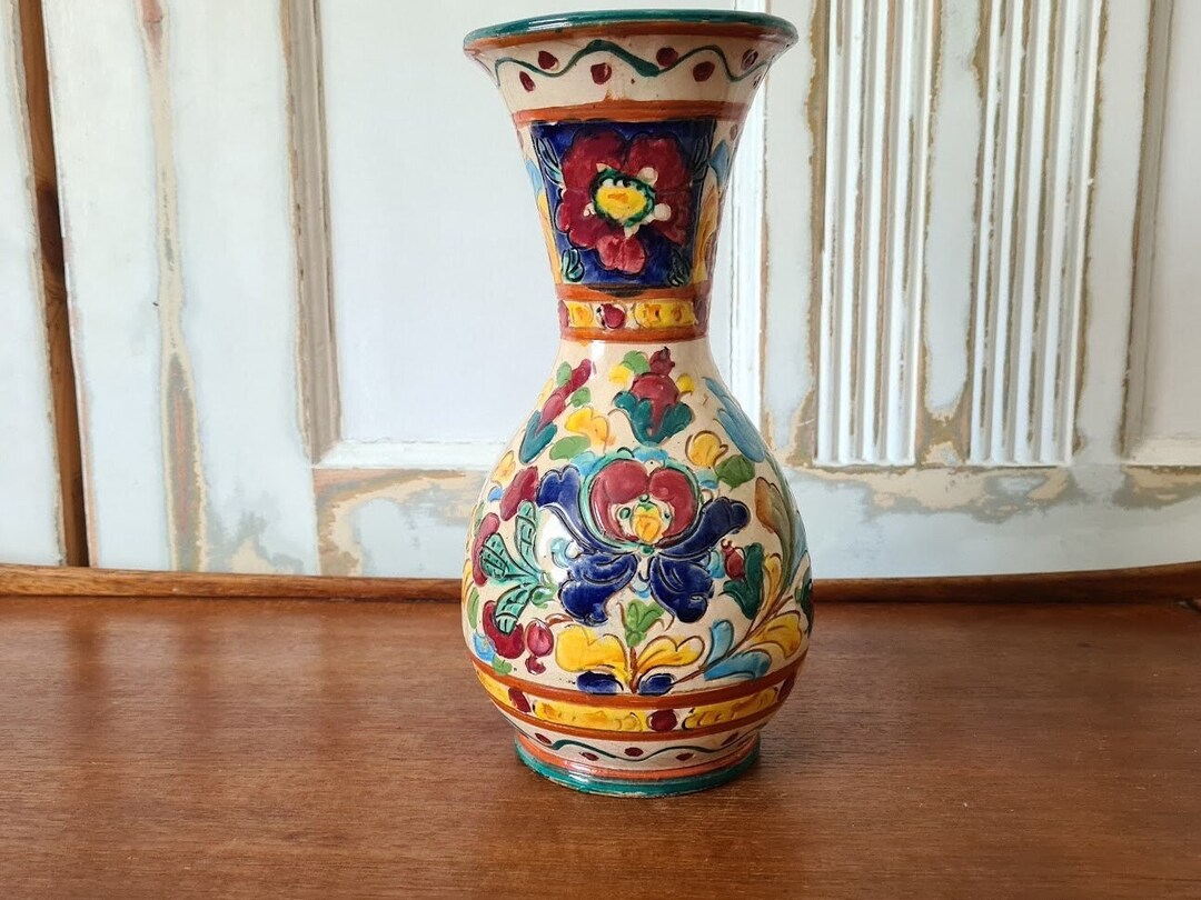 Graffito E Dipinto A Mano Ceramic Majolica Vase Multicolored Flower ...
