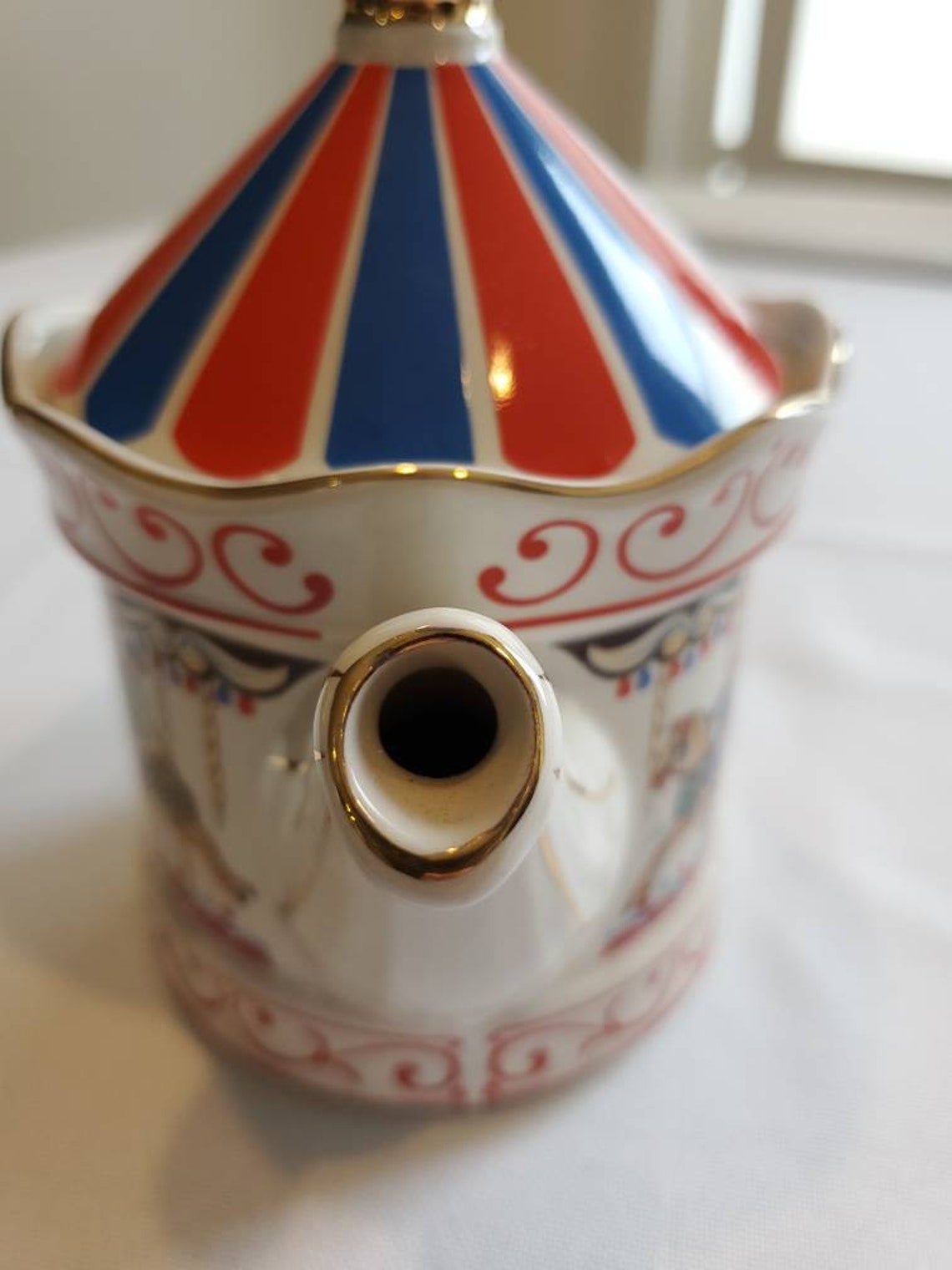 Sadler Edwardian Entertainments Carousel Teapot With Circus-tent Lid ...