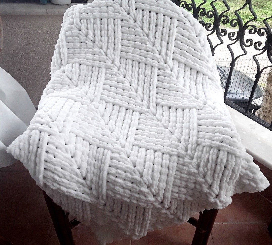 PATTERN, Knit White Baby Blanket, Chunky Soft Bedding Cover, White ...