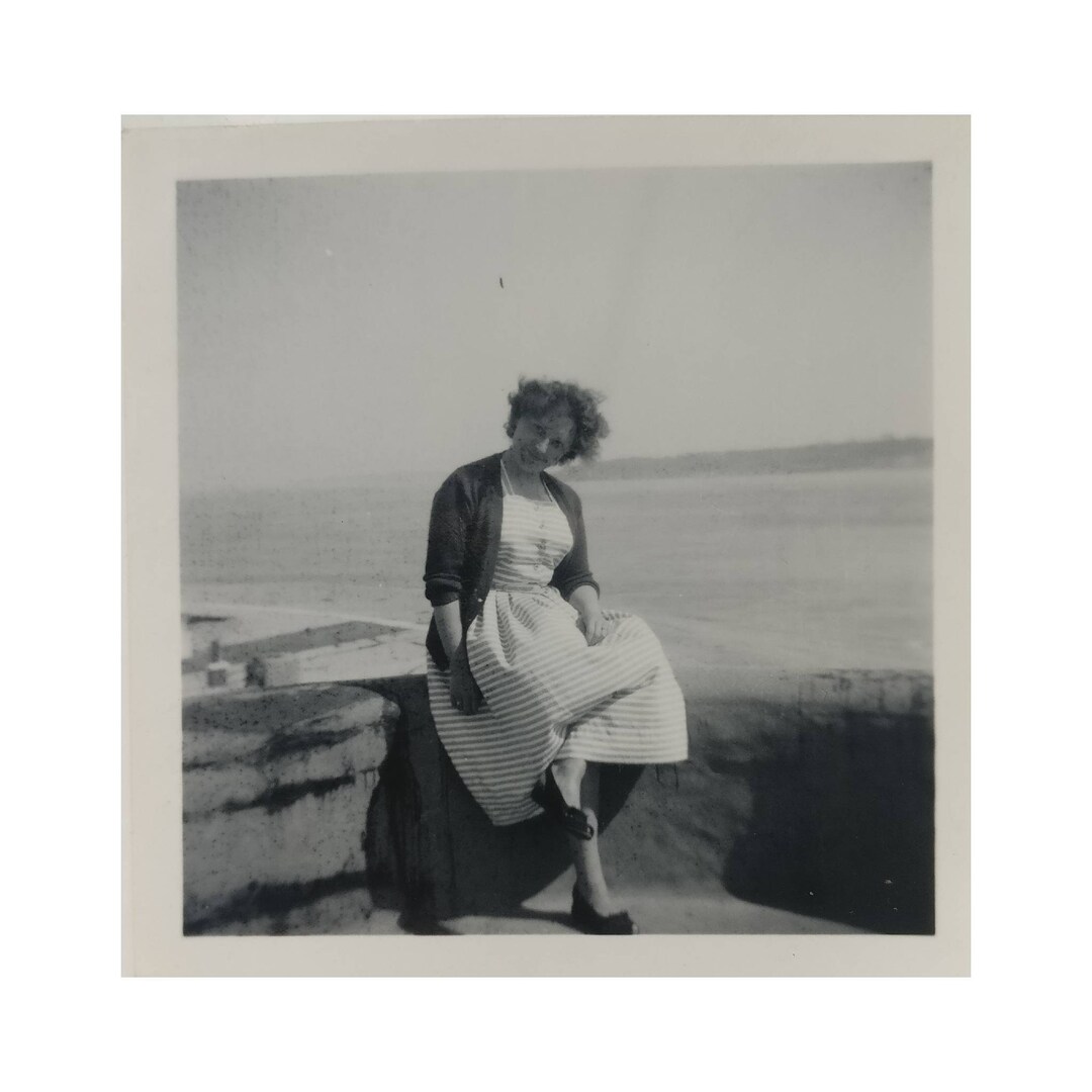 Black and White Square Photo Lady Posing on the Wall ,original Photo ...