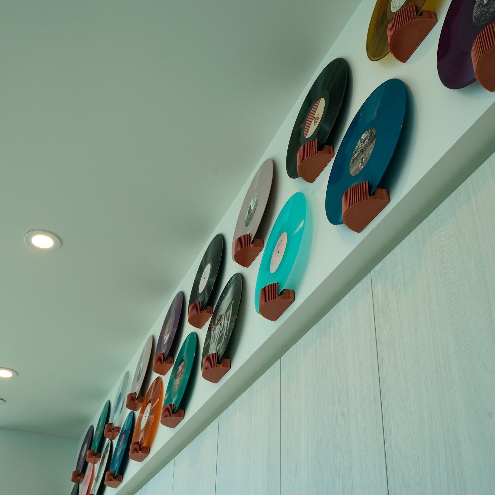 Modern Vinyl Record Storage Display, Easily Display Record Player ...