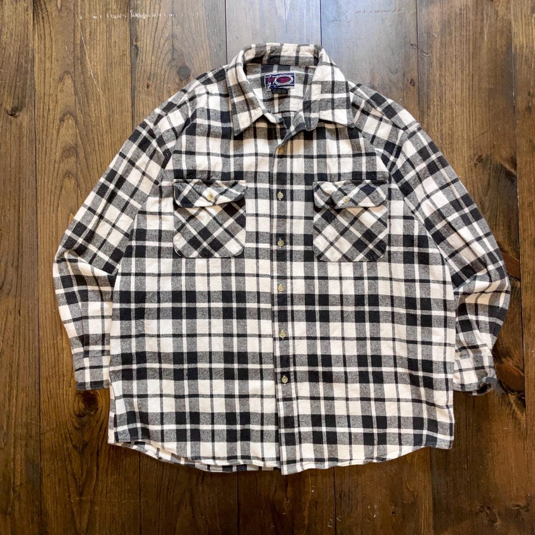 Vintage 1990s Plaid Flannel Pattern Button up Long Sleeve Shirt / Size ...