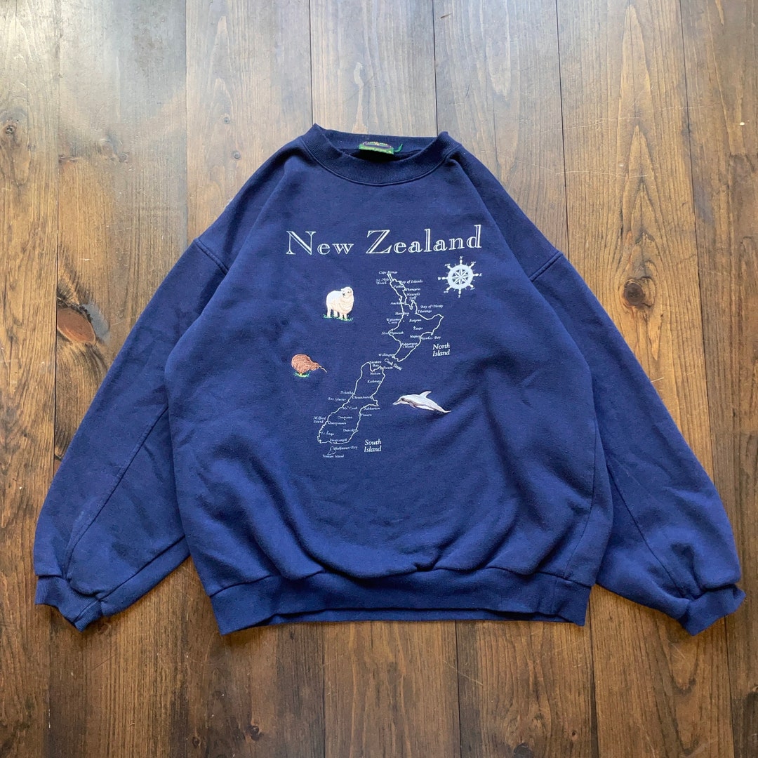 Vintage 1990s New Zealand Map Island Kiwi Travel Souvenir Crewneck ...