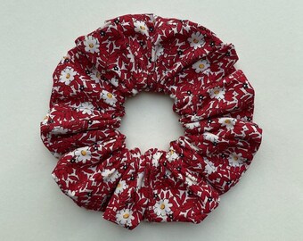 White and Red Cropped Tank With Matching Scrunchie L - Etsy